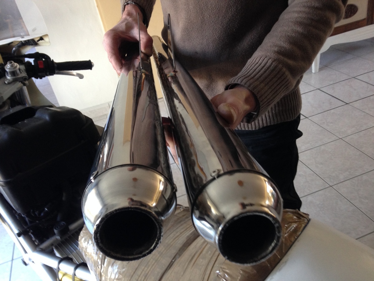 Chercher des pièces de café racer